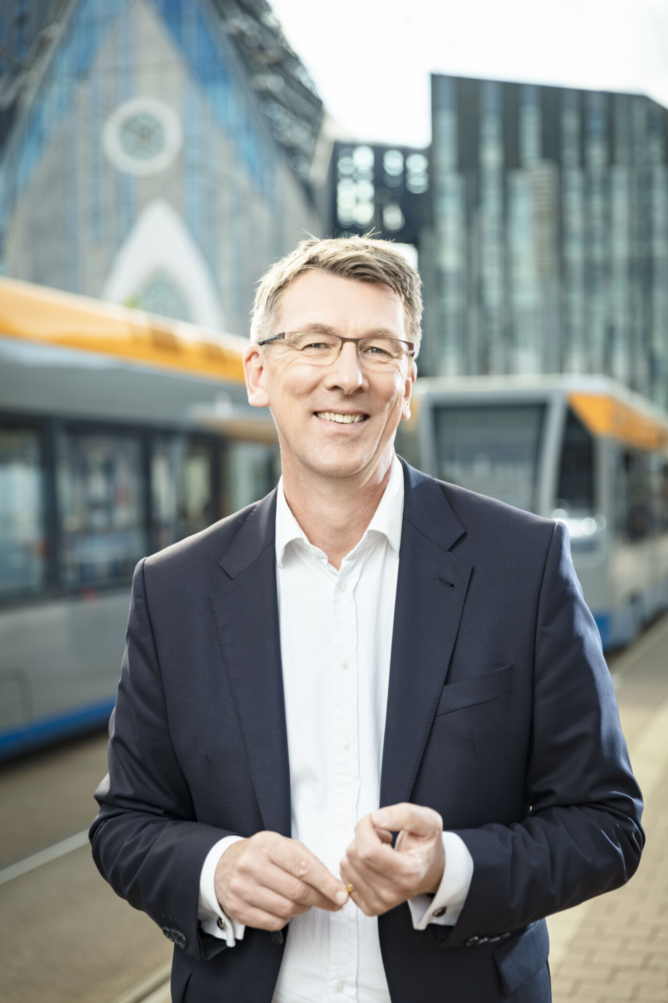 New Mobility Offerings: To Buy or To Make? - Programme - UITP Summit ...